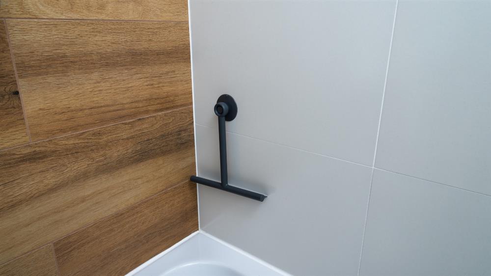 5 Easy Methods to Remove Hard Water Stains in Shower