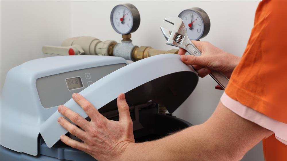 5 Easy Methods to Remove Hard Water Stains in Shower