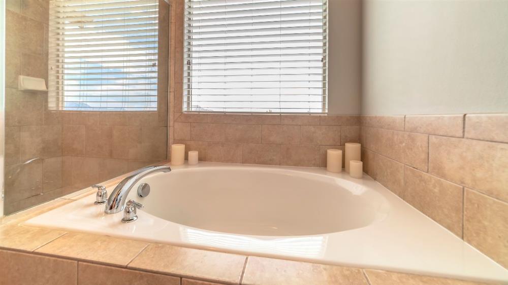 Freestanding vs Built-in Bathtubs: Choosing the Right Tub
