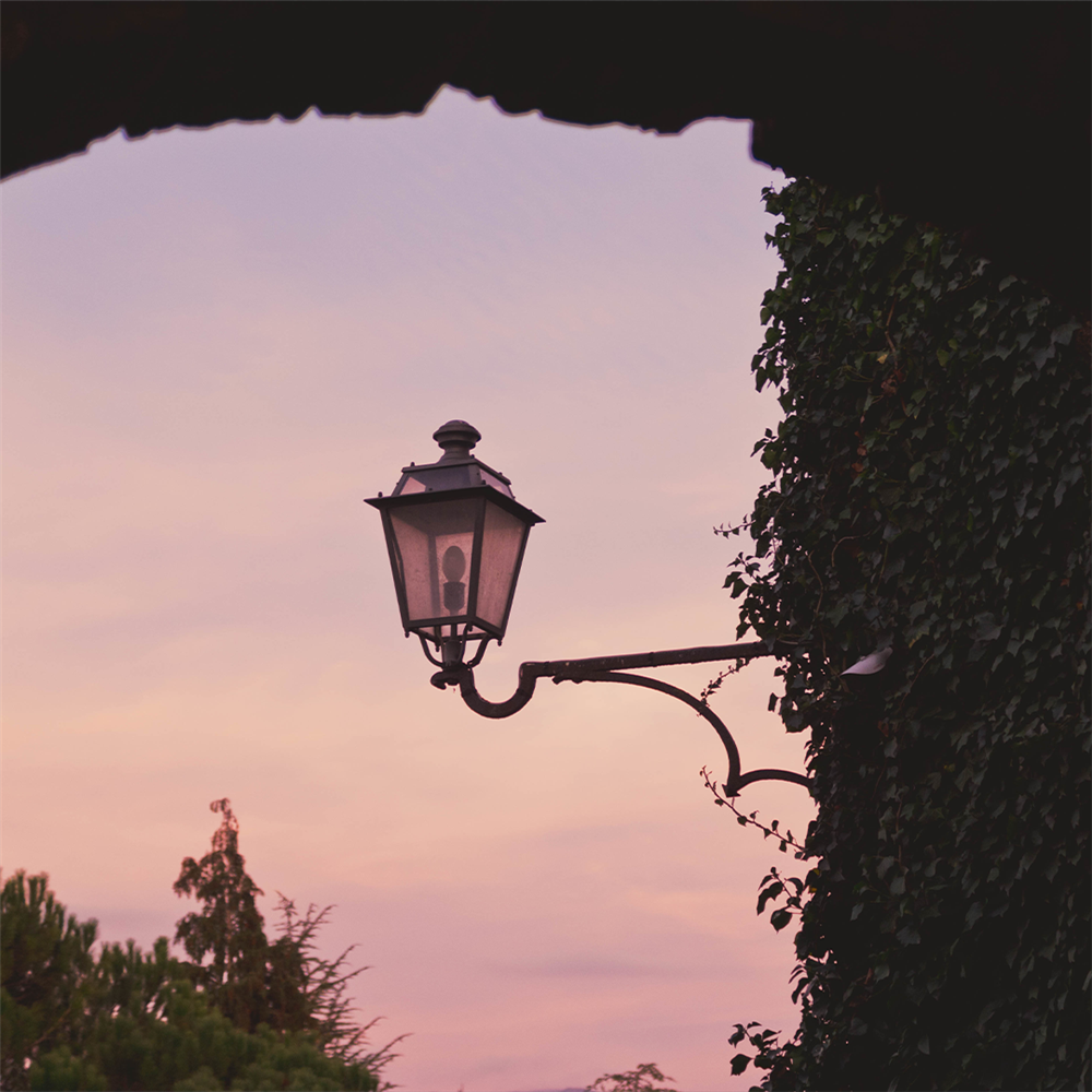 30 Unique Outdoor Wall Lighting Ideas for Your Space | Jaquar