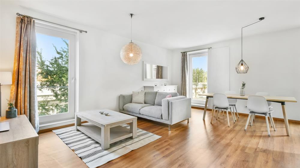 7 Creative Lighting Techniques to Make Rooms Feel Larger