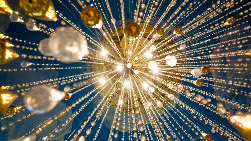 6 Tips for Balancing Decorative and Functional Lighting