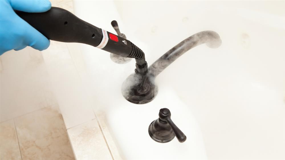How to Clean Your Faucet to Keep It Shiny and New