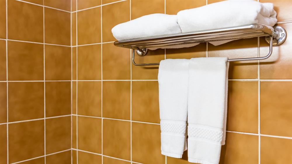 Choose the Right Towel Rack for Style & Functionality