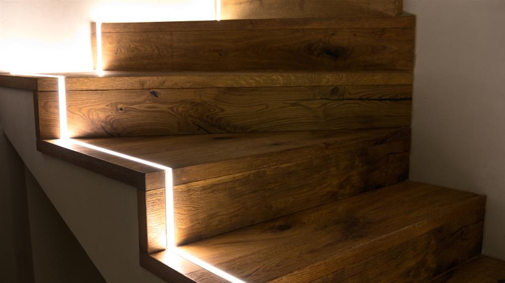 7 Unique Lighting Fixtures to Enhance Your Staircase Design