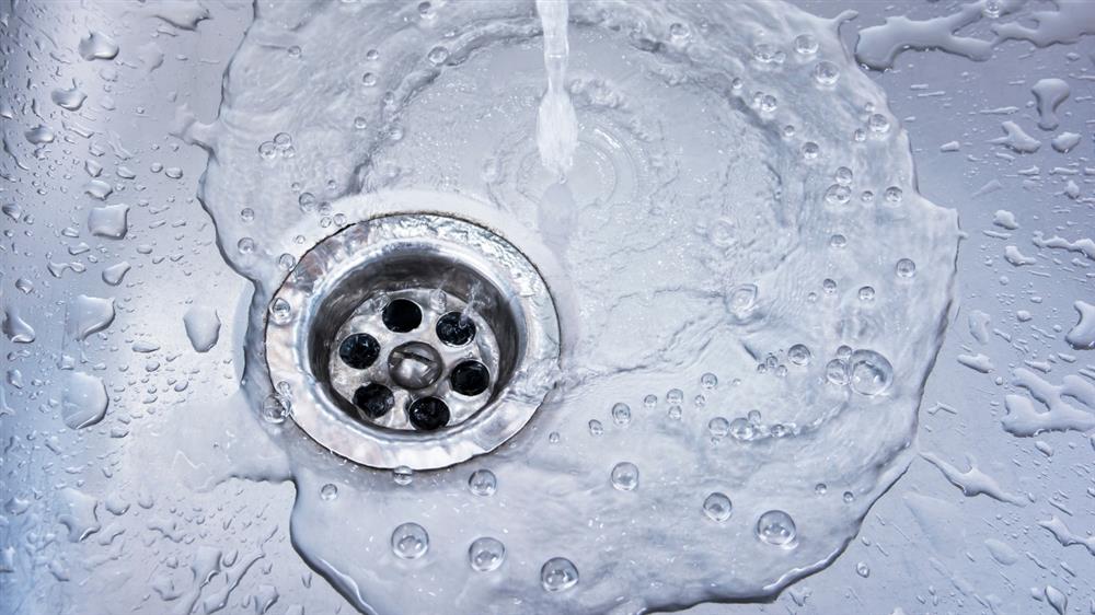 Fix 6 Common Bathtub Drain Issues with DIY Tips